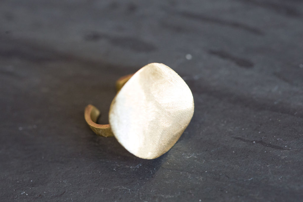 Wavy Disc Ring – Aaraa Accessories